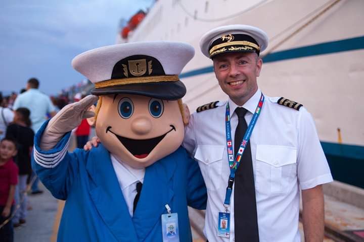 Quer trabalhar na Logos Hope, a maior livraria flutuante? Saiba como ...