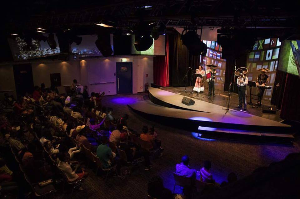 Logos Hope atrai multidões e curiosidade; veja fotos do navio | A Gazeta