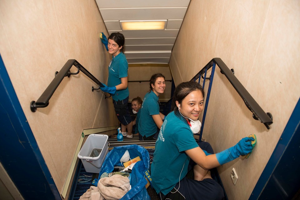 A Gazeta | Logos Hope atrai multidões e curiosidade; veja fotos do navio